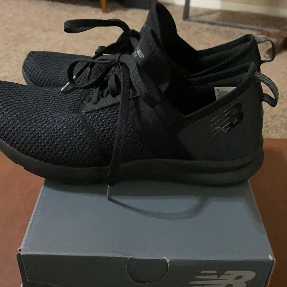 New Balance Black Light Weight Shoes - Gem